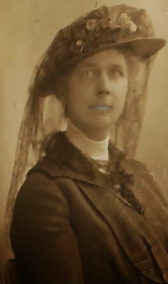 oz.Typewriter: James Bartlett Hammond's 'Mystery Widow'