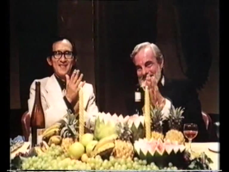 ΒΑΡΑΤΕ ΠΡΙΝ ΣΑΣ ΒΑΡΕΣΟΥΝ - KILL OR BE KILLED