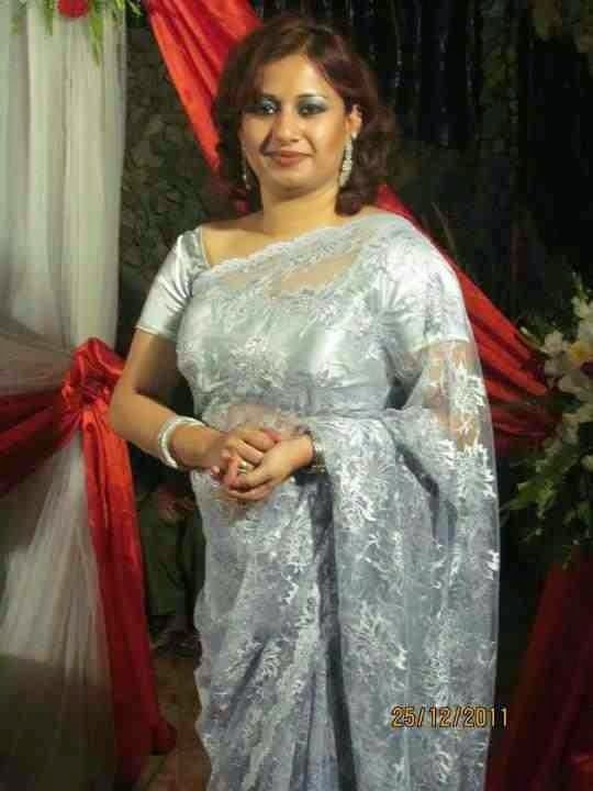 Beautiful South Indian Aunties With Saree Bollywood Actress Photos