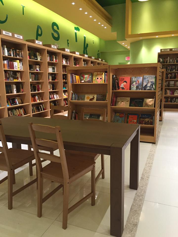 Gaspar, El Lugareño: "Altamira" nueva libreria en Miami