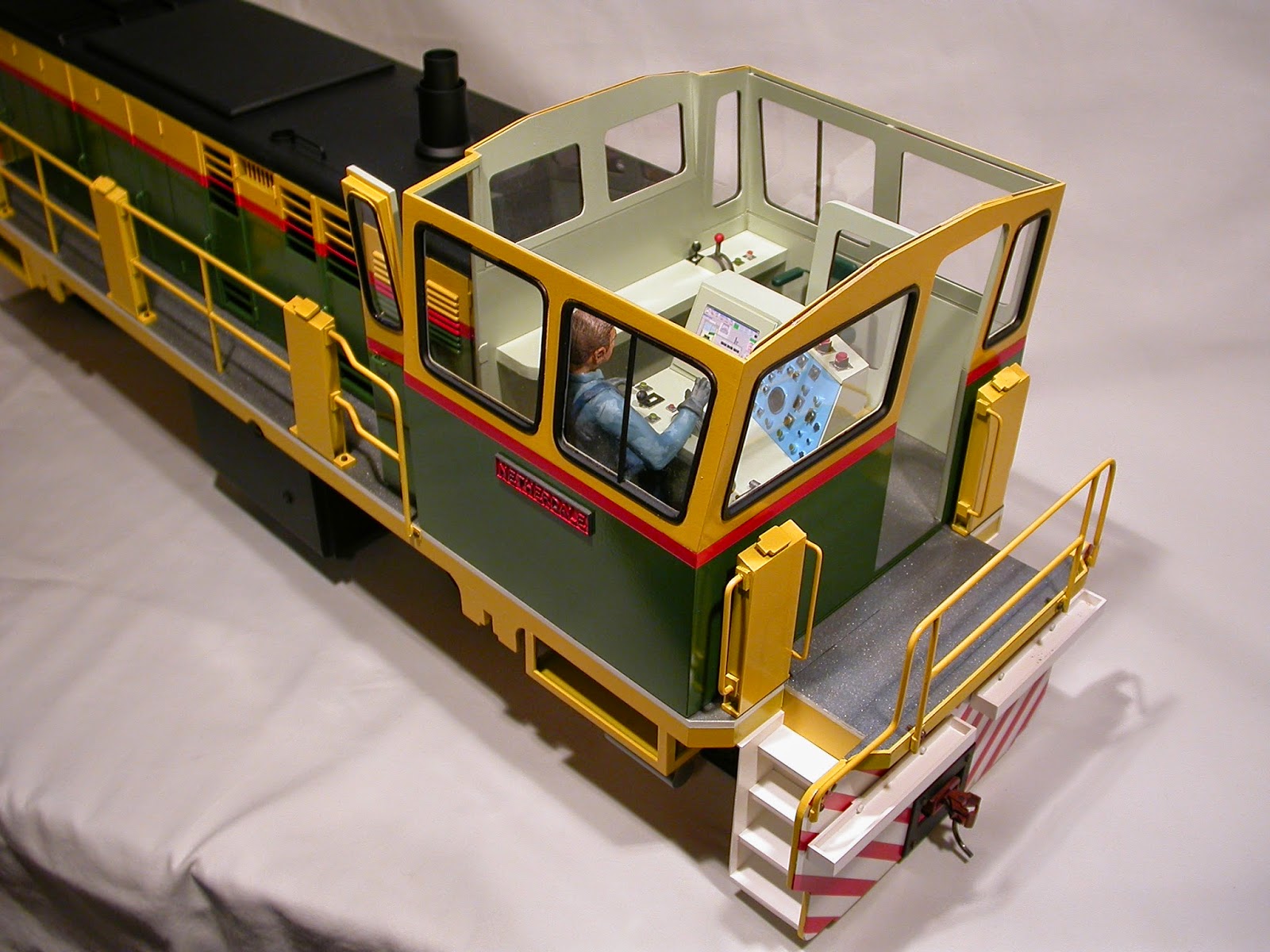 JimRussellTrains: CANE LOCO GALLERY