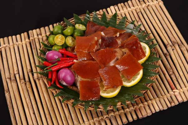 It's All About Manong's Lechon Cebu : How To Avoid Your Lechon Skin ...