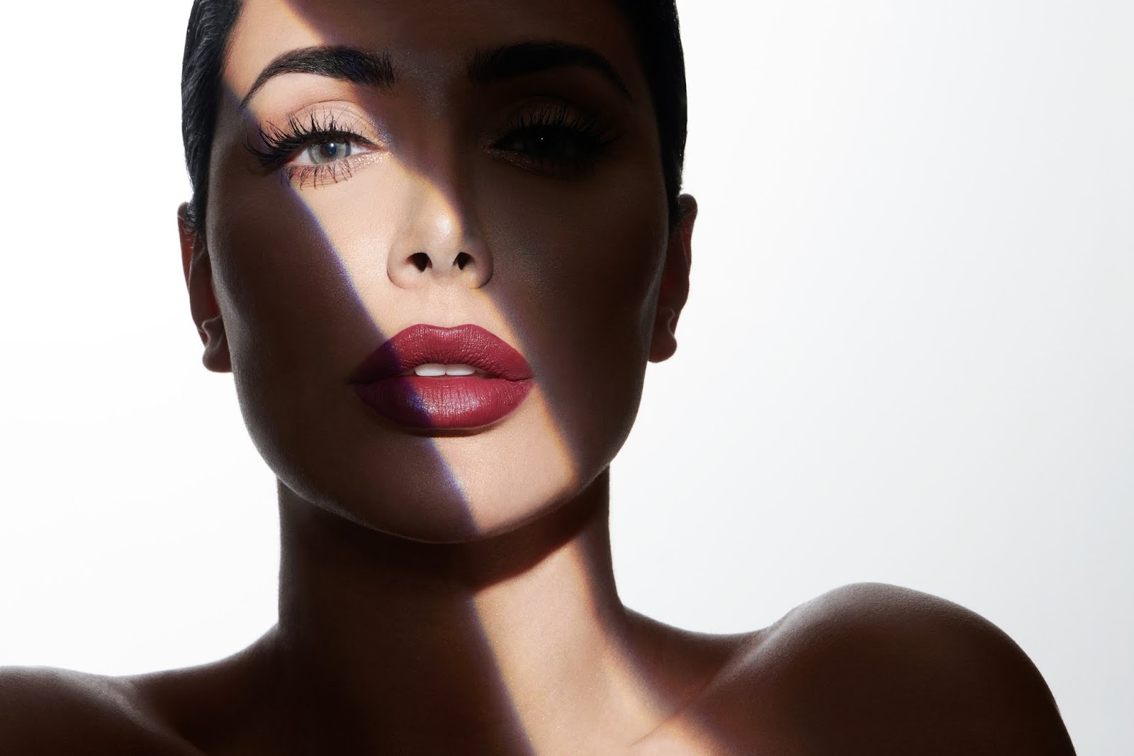 Huda Kattan Huda Beauty Power Bullet Lipstick Makeup Beauty Advertising ...