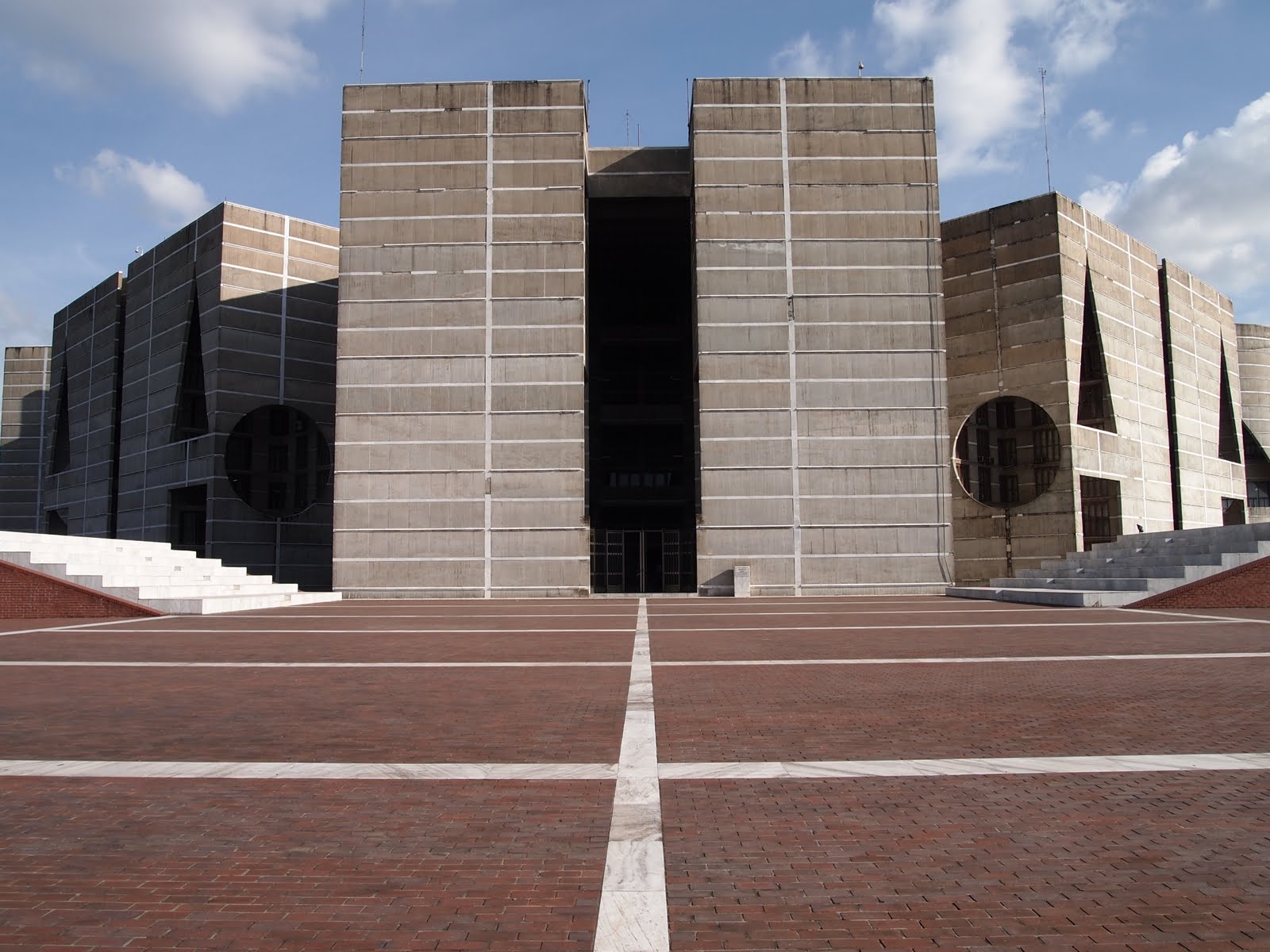 Tulsi Crafts: National Assembly building Dhaka by Louis Kahn
