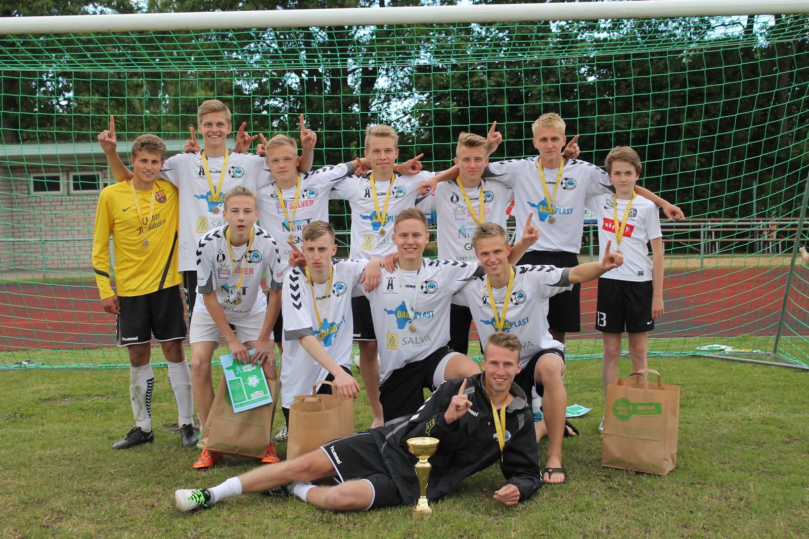 Hiiumaa spordiblogi: Jalgpall