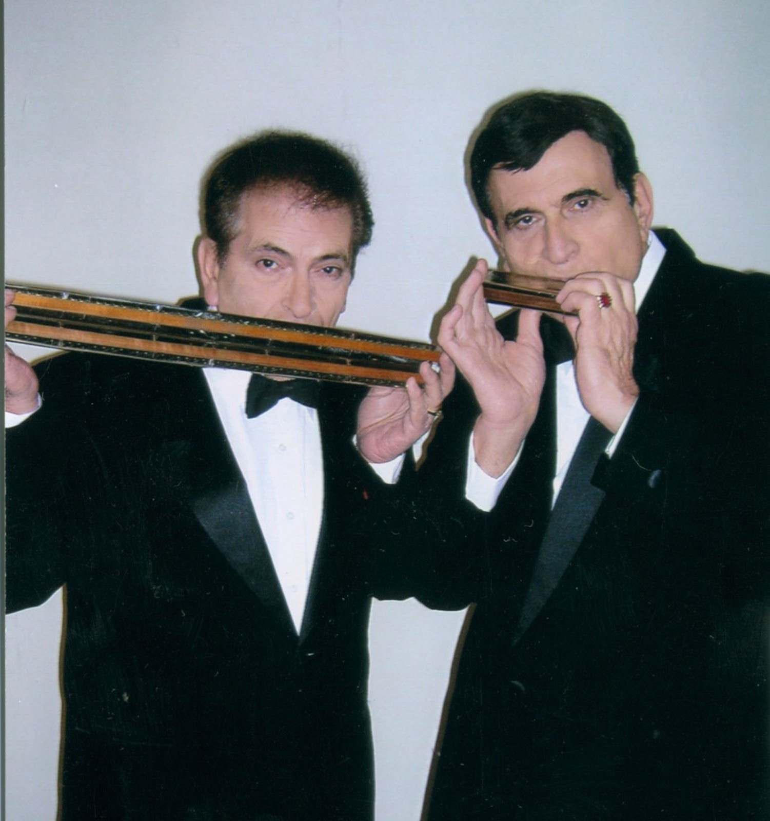 Janela aberta - Blogue de harmonica: Sgro Brothers