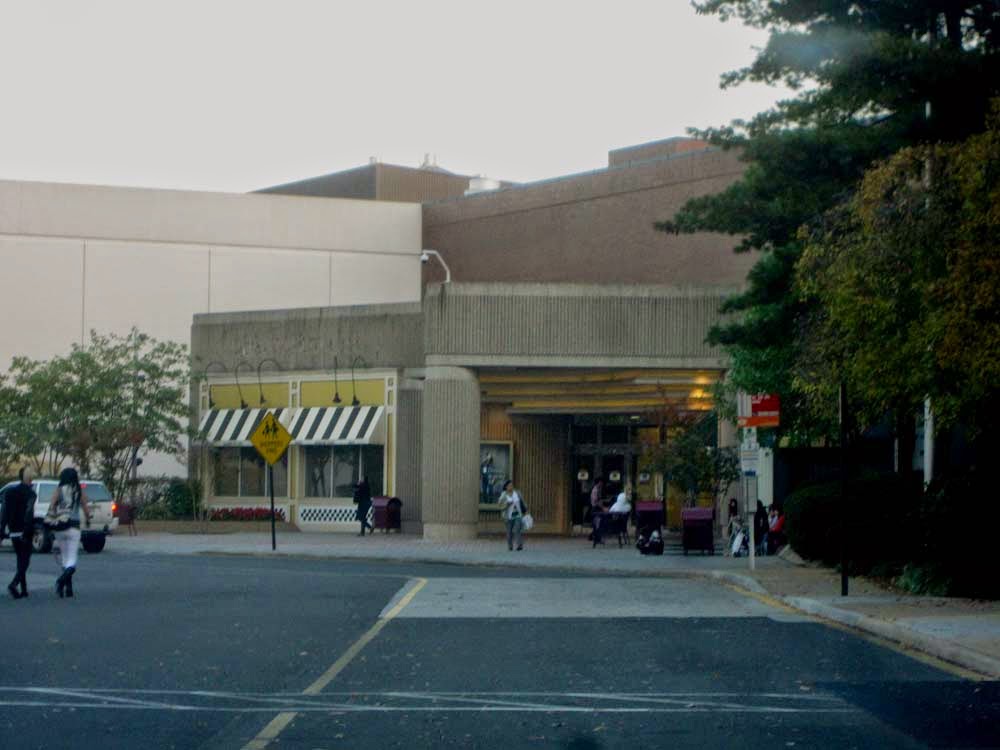Sky City: Retail History: Fair Oaks Mall: Fairfax, VA