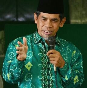 MAJELIS ULAMA DAN WALI: H. MUHAMMAD SYARBAINI HAIRA, M.Si