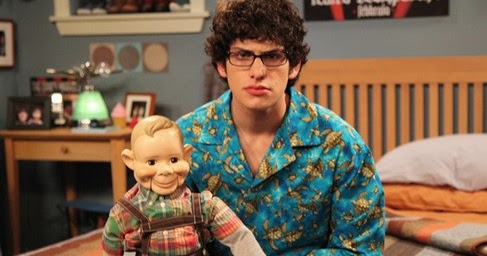 Victorious - Robbie vende a Rex (Capitulo 55)