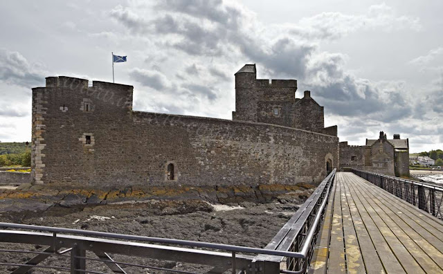 Dougie Coull Photography: Blackness Castle