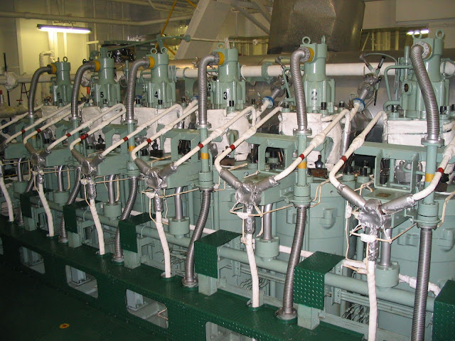 marine engineering: ENGINE ROOM PHOTOS AND COMPONENTS