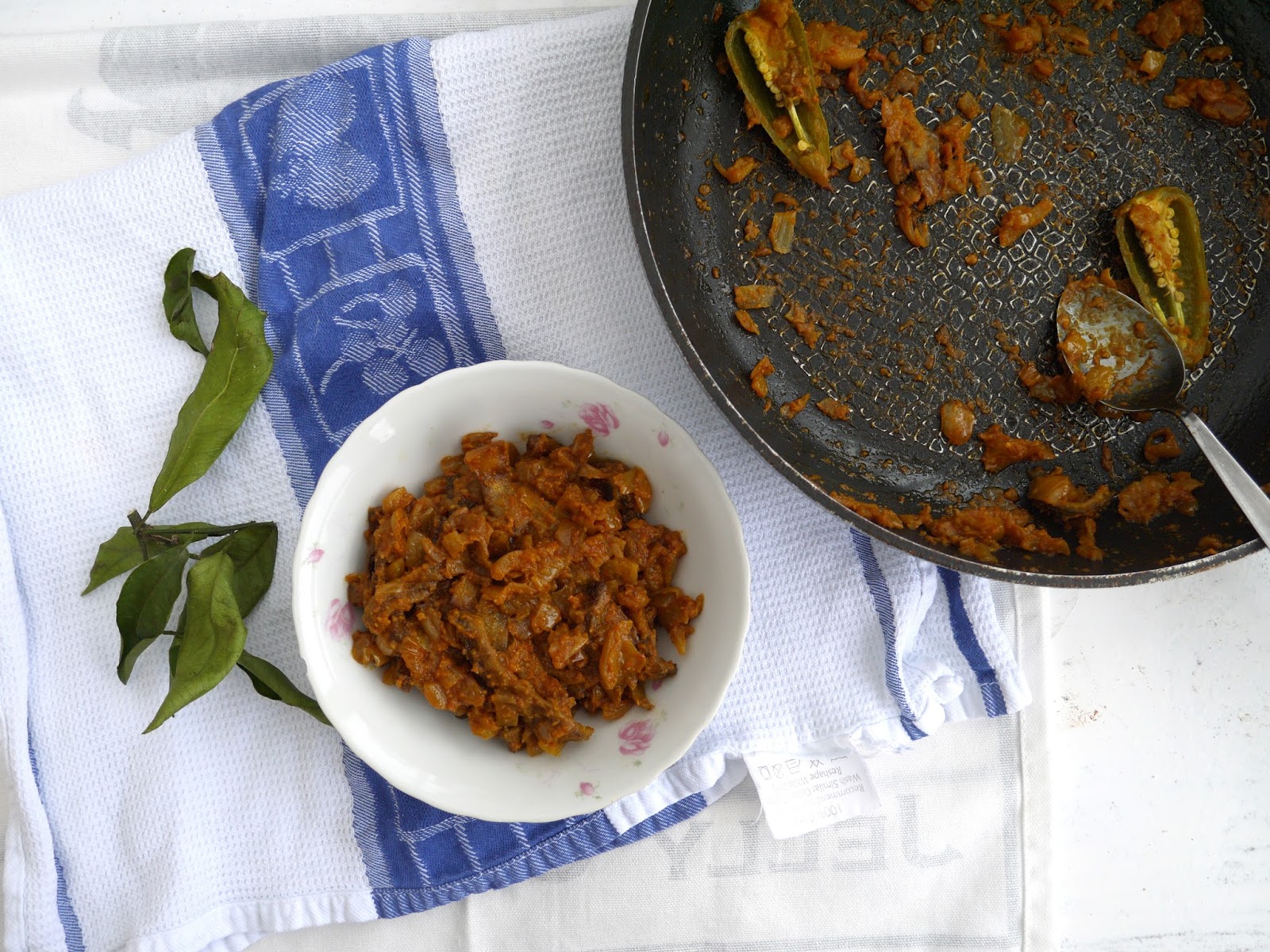This Muslim Girl Bakes: Bitter Gourd Curry - Karela Masala.