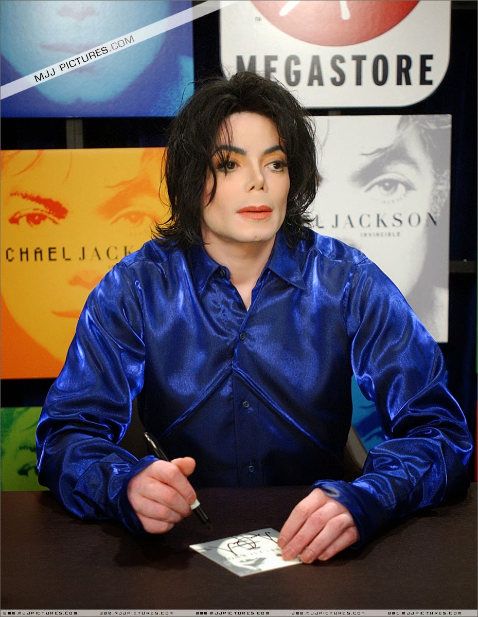 [FOTOS] Michael Jackson sessão de autógrafos de Invincible - 07 de ...