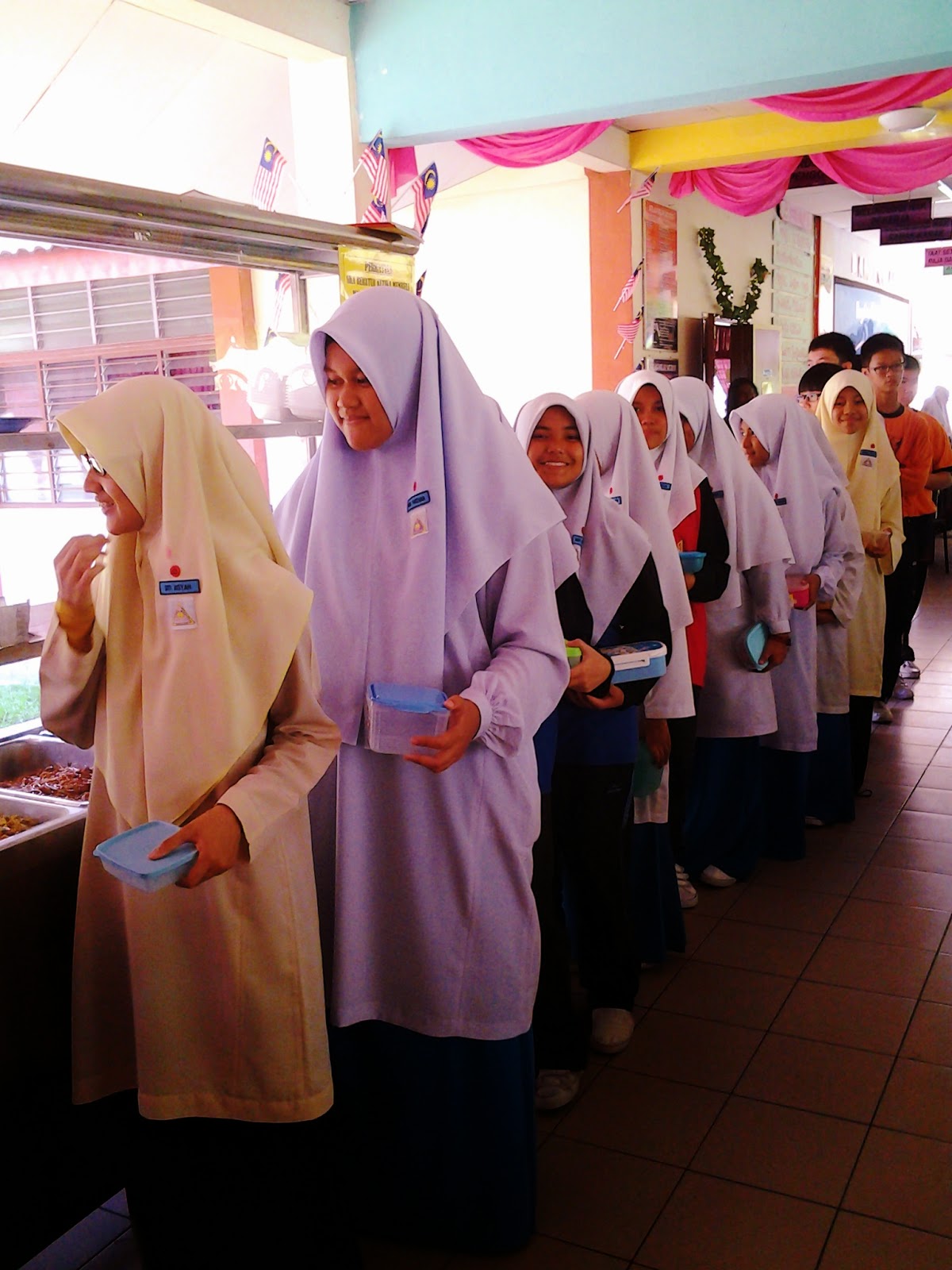 Kantin SMK BSD 1 @ Kafe BSD One: Pelancaran Kempen "1 Murid 1 Bekas" (1M1B)