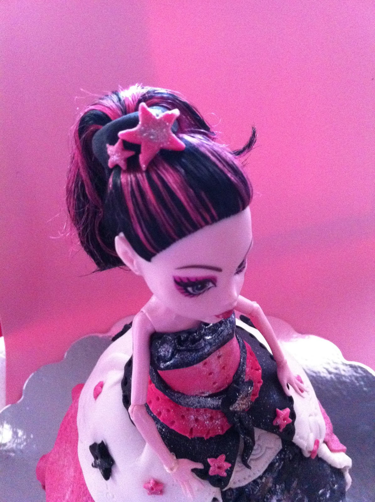 BLAU CAKES: PASTEL MUÑECA MONSTER HIGH