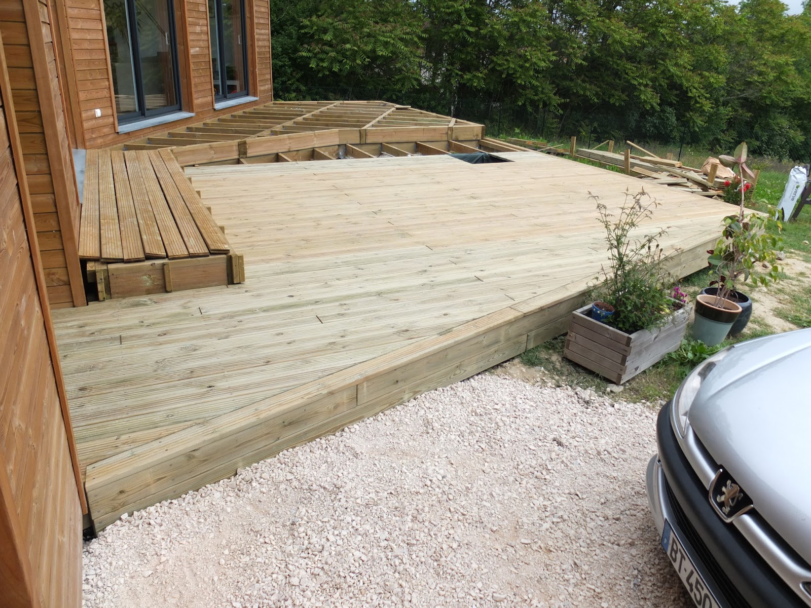 Notre maison en bois: Suite de la pose du platelage (part 2)