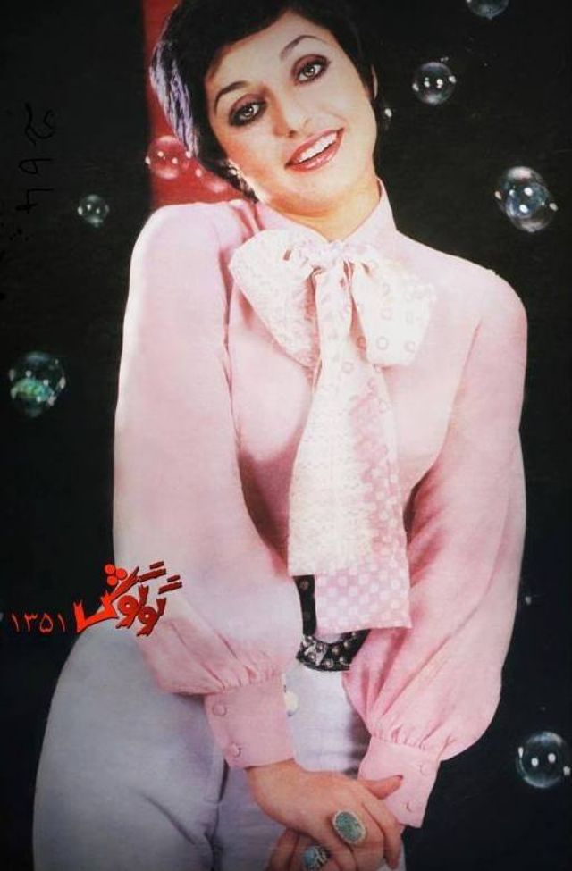 40 Fascinating Photographs of Googoosh, One of Iran's Biggest Pop Stars ...
