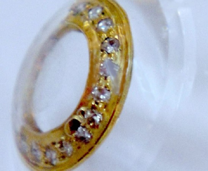 AJORBAHMAN'S COLLECTION: $15K Gold & Diamond Contact Lenses