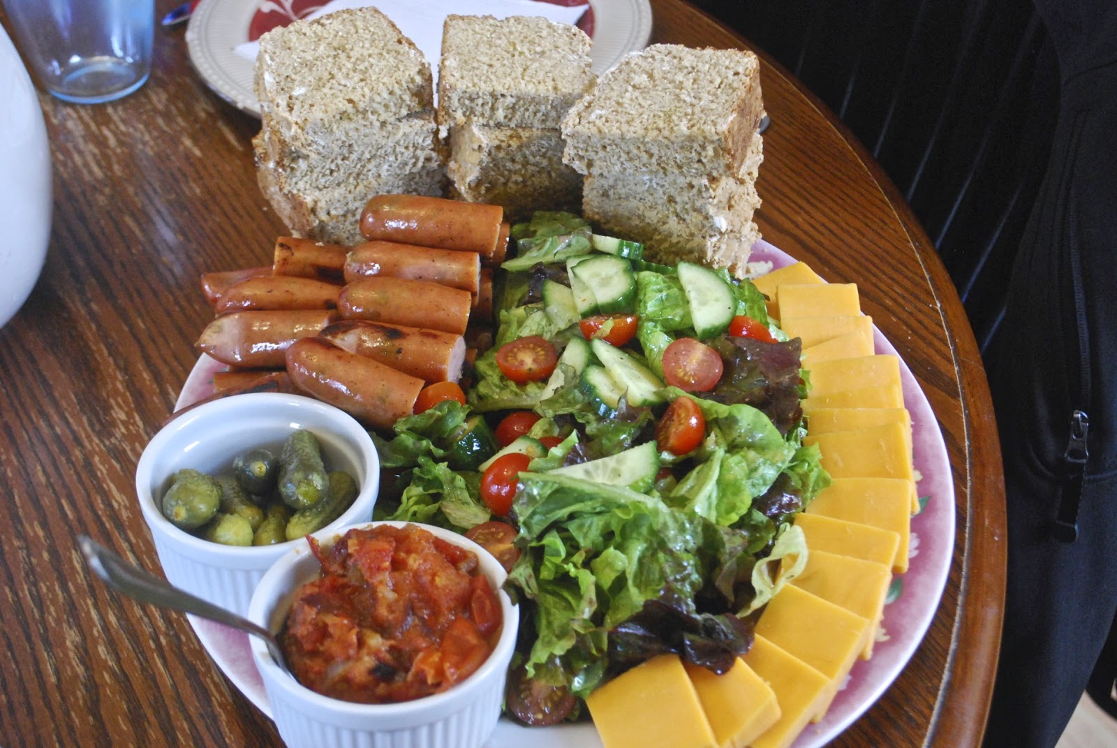 "Point-less" Meals: Ploughman's Platter