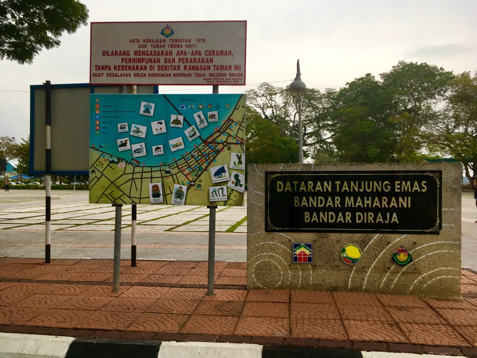 MEMANG ENJOY NAIK MUAR RIVER CRUISE DAN JALAN-JALAN DI DATARAN TANJUNG ...