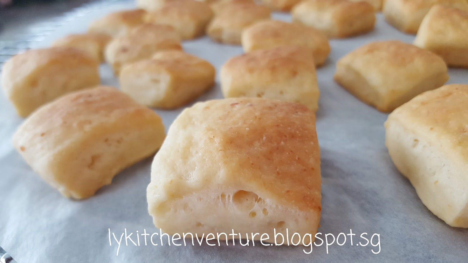 LY's Kitchen Ventures: Mini Cheese Bread