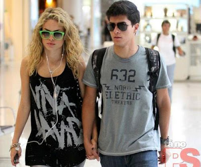 Rebeldes: Lua Blanco e Arthur Aguiar são flagrados juntinhos no Rio