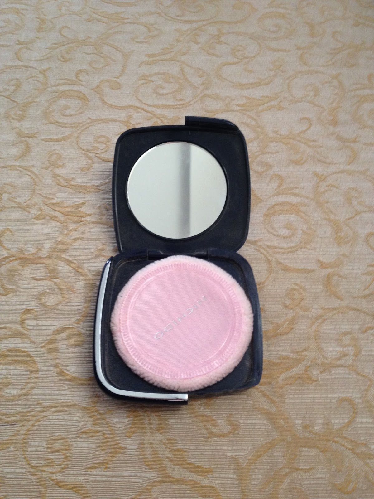 The Philippine Budgetarian: Product Review: Nichido Pressed Powder (Tan)