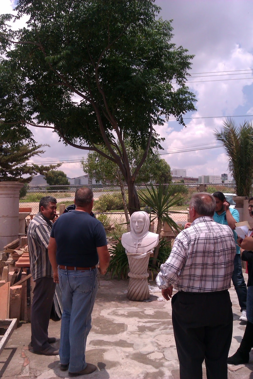 Historia de la Diócesis de Zacatecas. : Plazuela y monumento a Fr ...