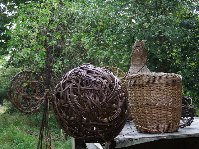 Linden Grove: Willow Weaving