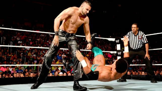 WWE In live!!!!: THE PRIME TIME PLAYERS vs "3 MAN BAND"