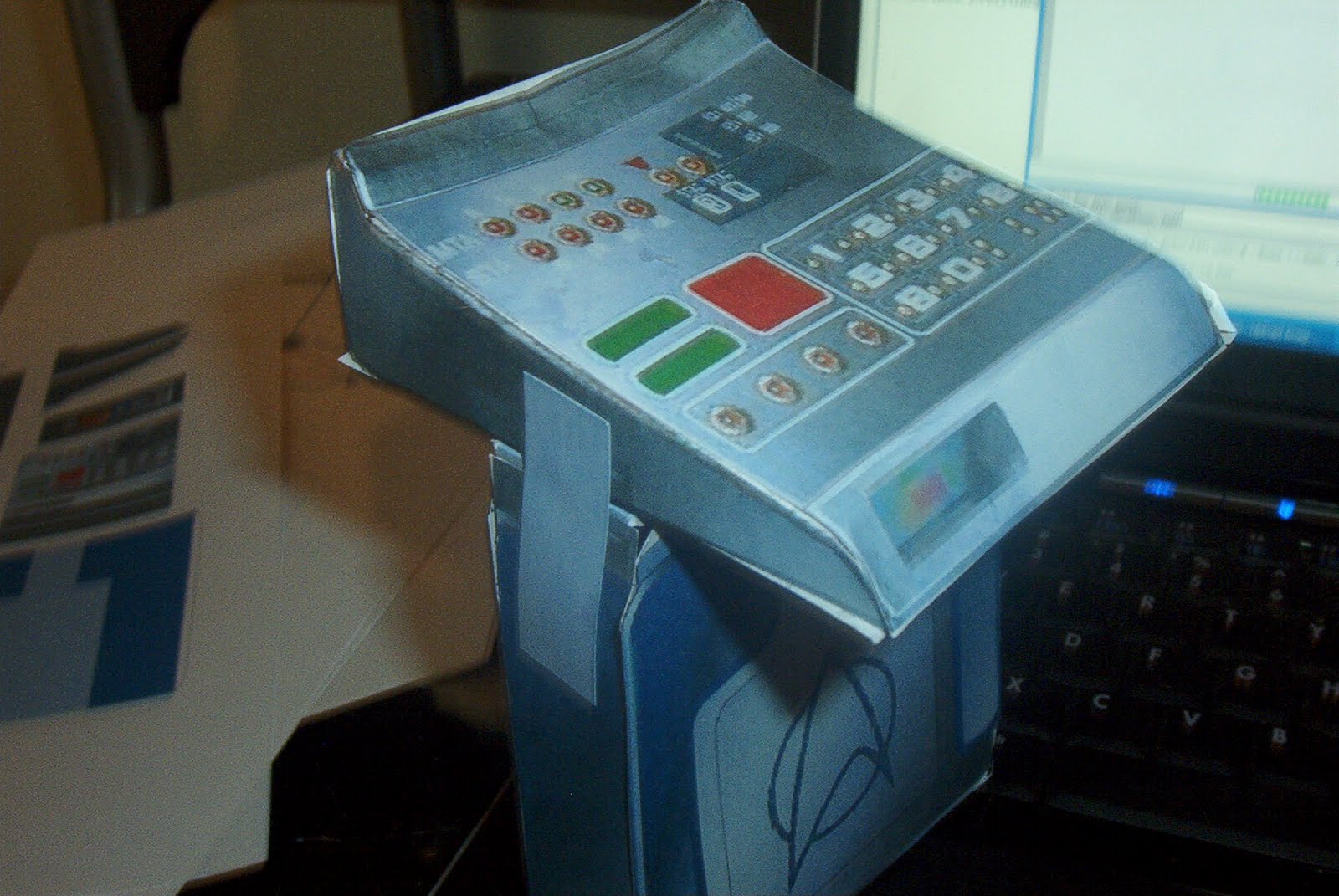 Obiwan-Papermodeling: 2271 Tricorder Redux