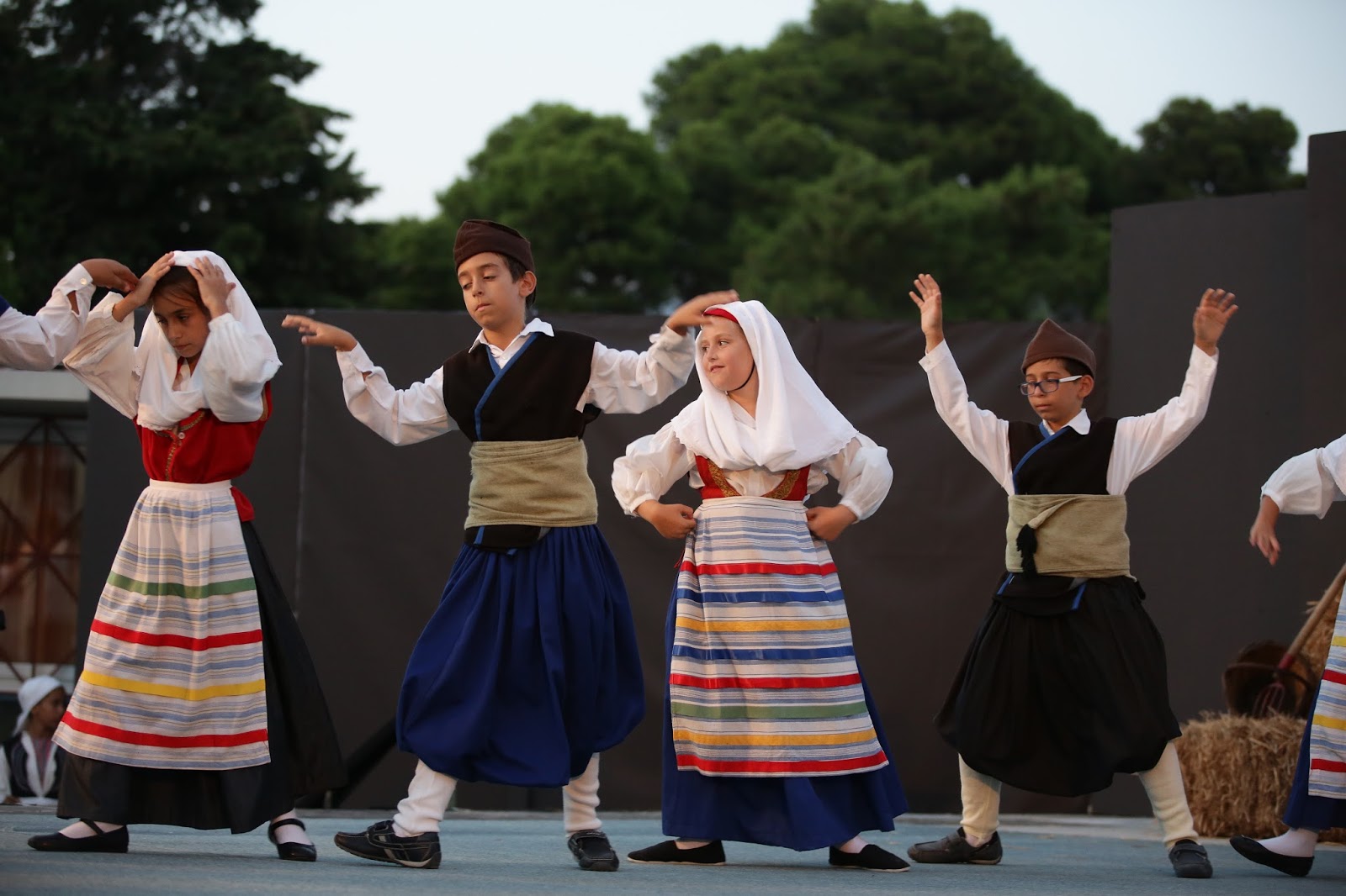 VOUTOSPRESS.GR: Ήταν μια όμορφη βραδιά γεμάτη μελωδίες, χορούς και ...