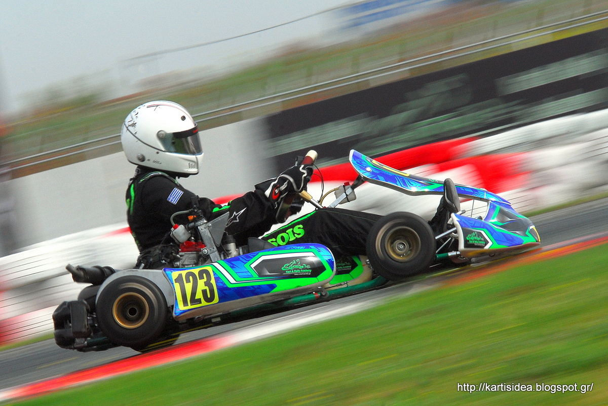 karting.gr.blogspot.com: Οι οδηγοί οικοδεσπότες...