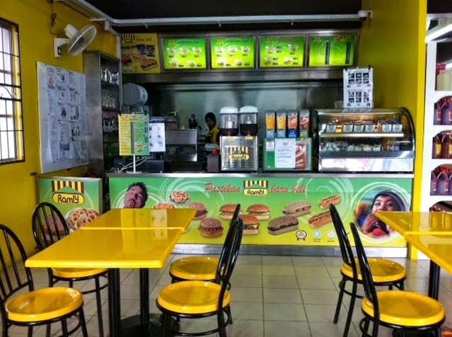 Luahan hati pelanggan yang makan di Kiosk Ramly Burger | LYNE MARIE