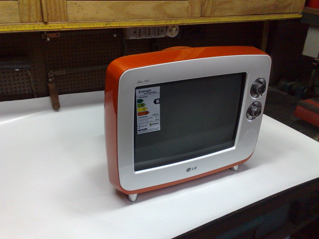 OFICINA HOBBY - MUSEU OPHICINA: Chegou a TV LG Retrô