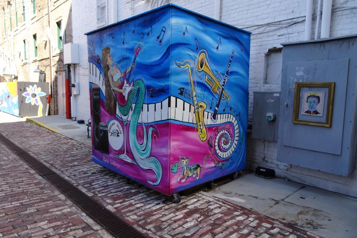 Walkabout With Wheels Blog: Fishbone Alley in Downtown Gulfport ...