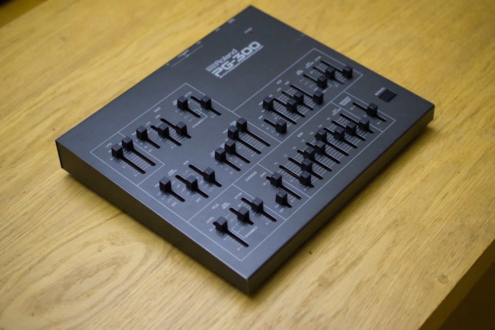 MATRIXSYNTH: Roland PG-300 Synthesizer Programmer for Alpha JUNO 1 & 2