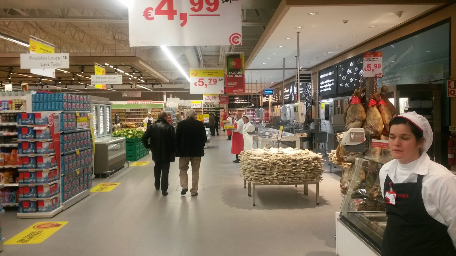 Continente/Modelo abre com 130 funcionários