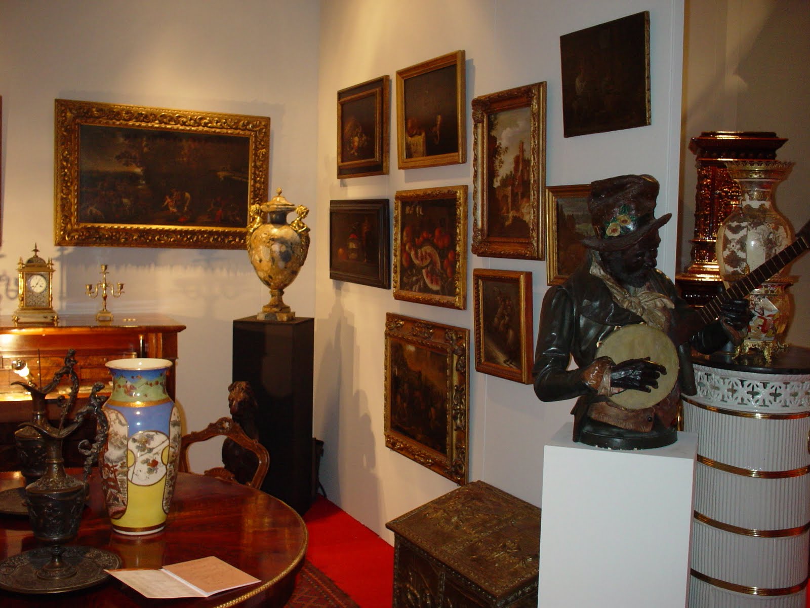 NURIA PALACIOS ANTIGÜEDADES