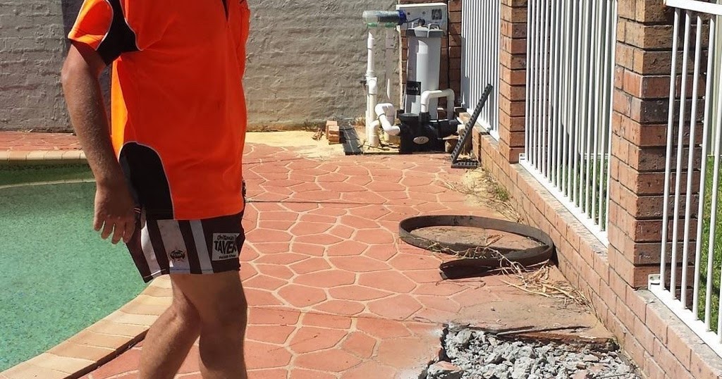 Footy shorts fun: Some hot tradies hard at work