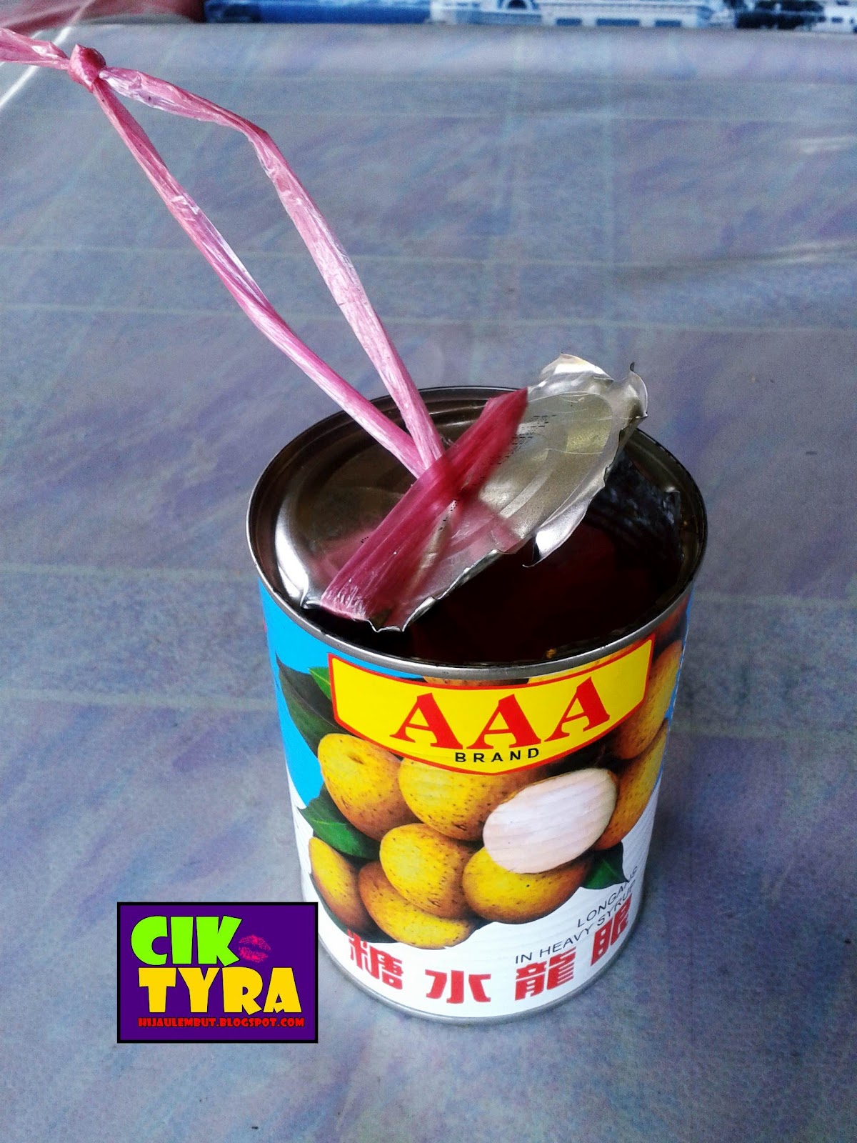 Air Teh dalam Tin Susu zaman dulu by daddy! | Cik tyra lee