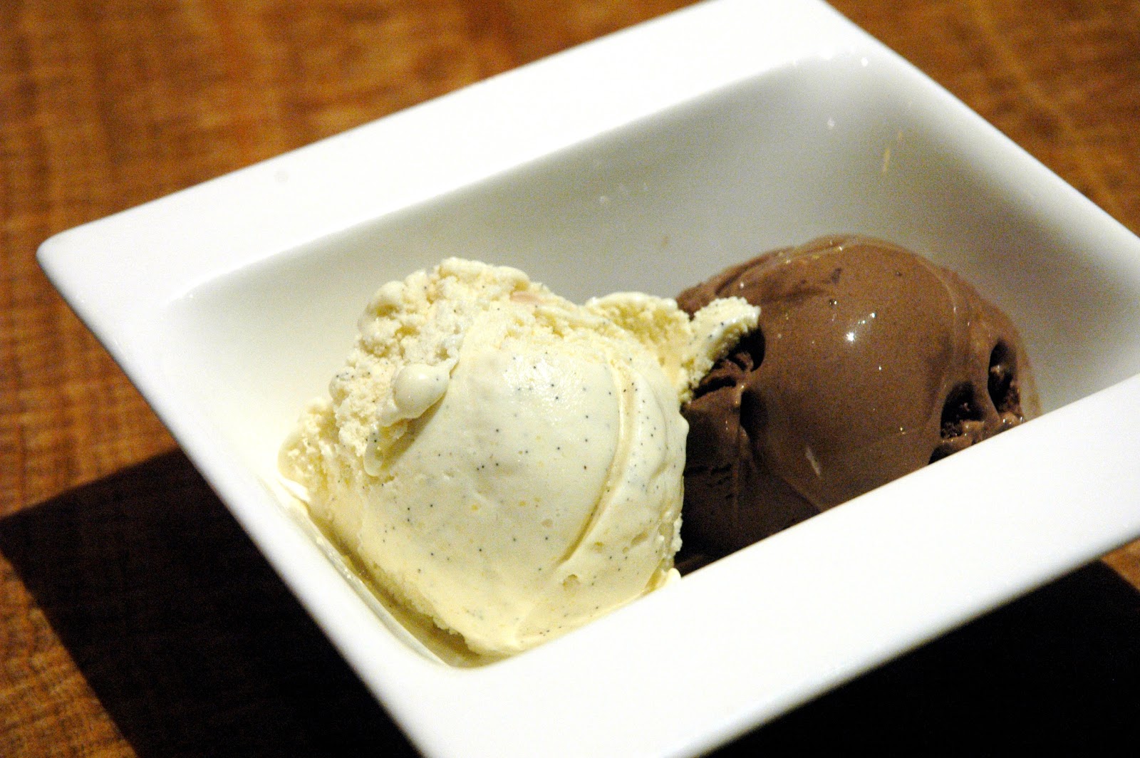 DUDE FOR FOOD: Awesome Lobster Buffet at Diamond Hotel's Corniche