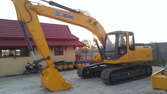JUAL Excavator PC 200 Merk Baru XCMG XE215C