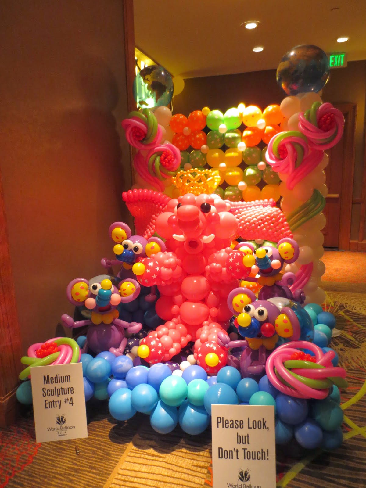 Lightly From The Ledge: World Balloon Convention 2014