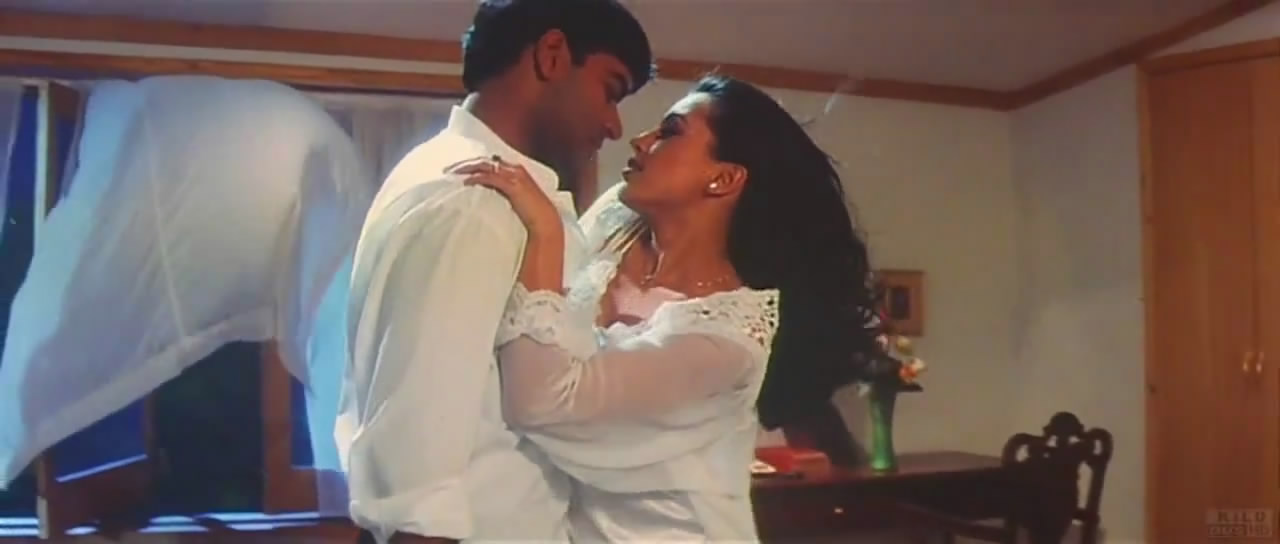 ACTRESS MOVIEIMAGES: MAHIMA CHOUDHARI BED SONG ACTRESS MOVIEIMAGES: MAHIMA CHOUDHARI BED SONG