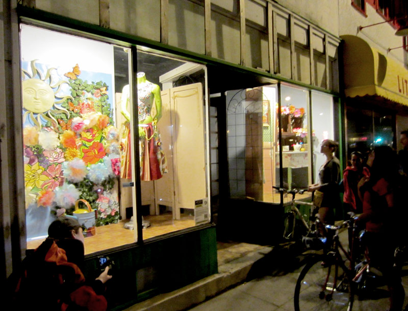 twin city sidewalks: The Beauty of Forlorn Windows