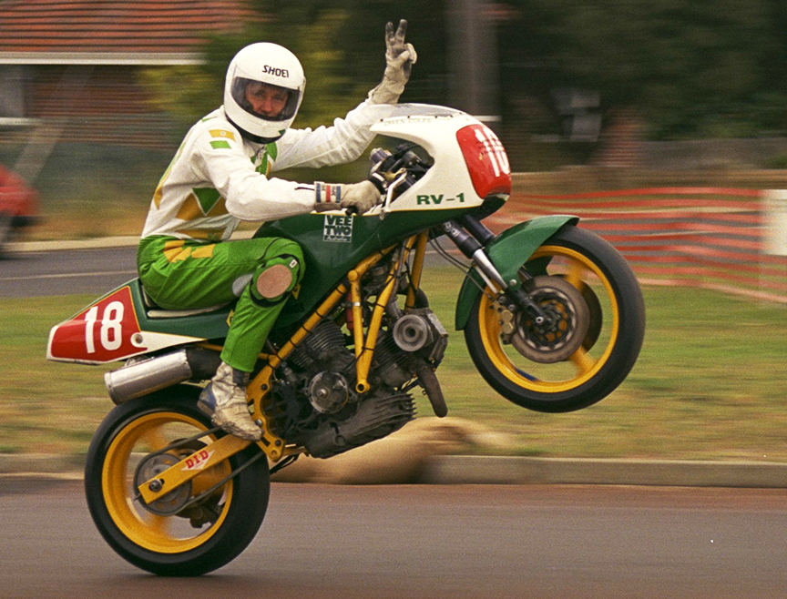 OddBike: Vee Two Ducati Alchemy SV-1 - Modernized Aussie Bevel Head