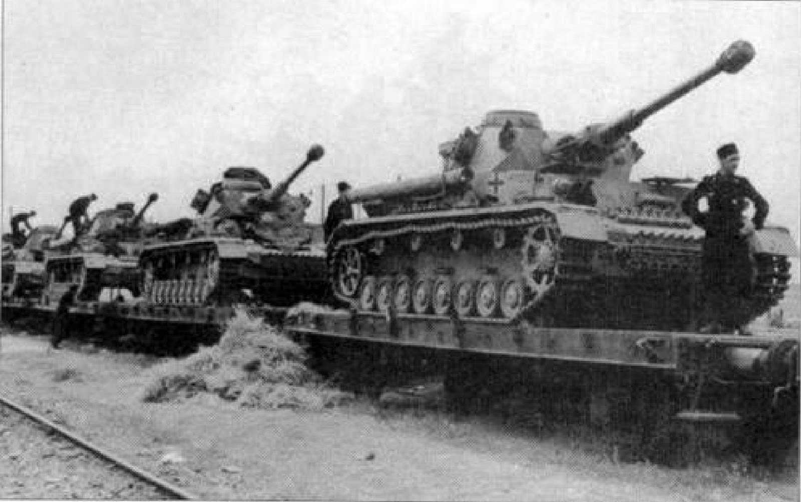 Military History Of the 20th Century: Panzer Mk IV tanks in field and ...