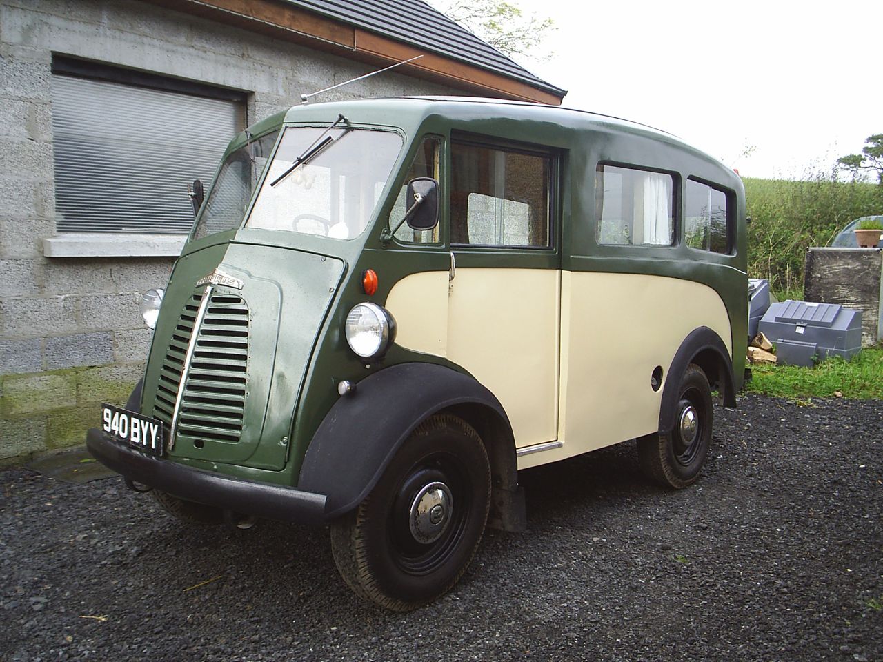 -=-Morris J Type Vans-=- : November 2011