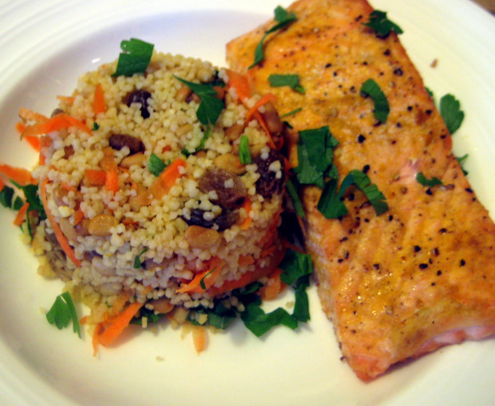 Serena's Medium Rare: Cumin & Orange Baked Salmon with Carrot & Sultana ...